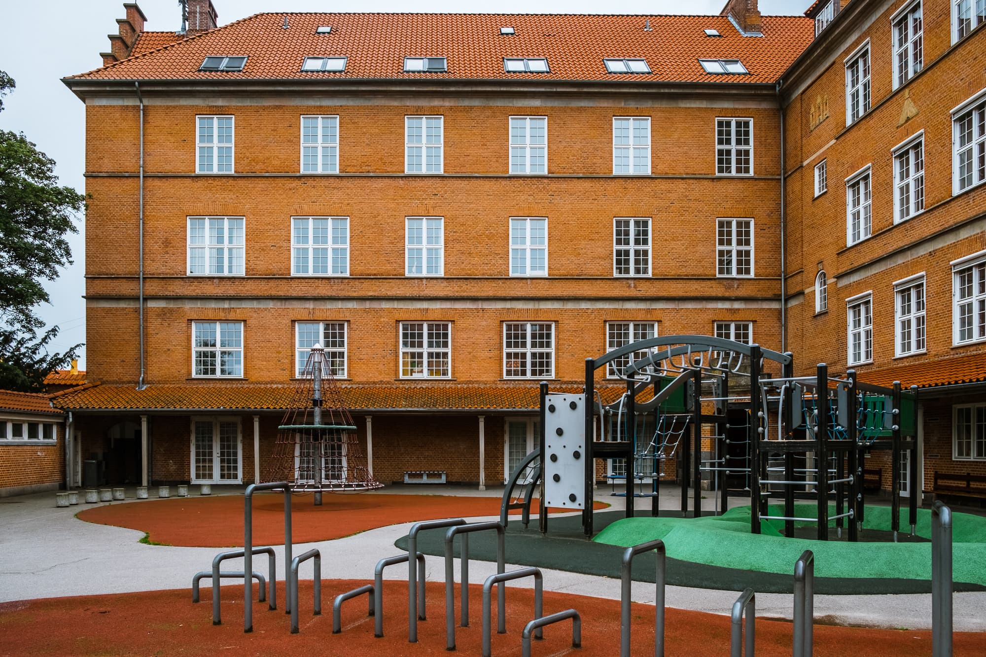 Ørestad Gymnasium: High School Without Borders - Danish Architecture ...