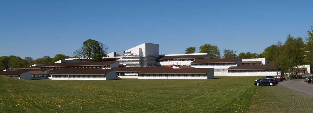Ørestad Gymnasium: High School Without Borders - Danish Architecture ...